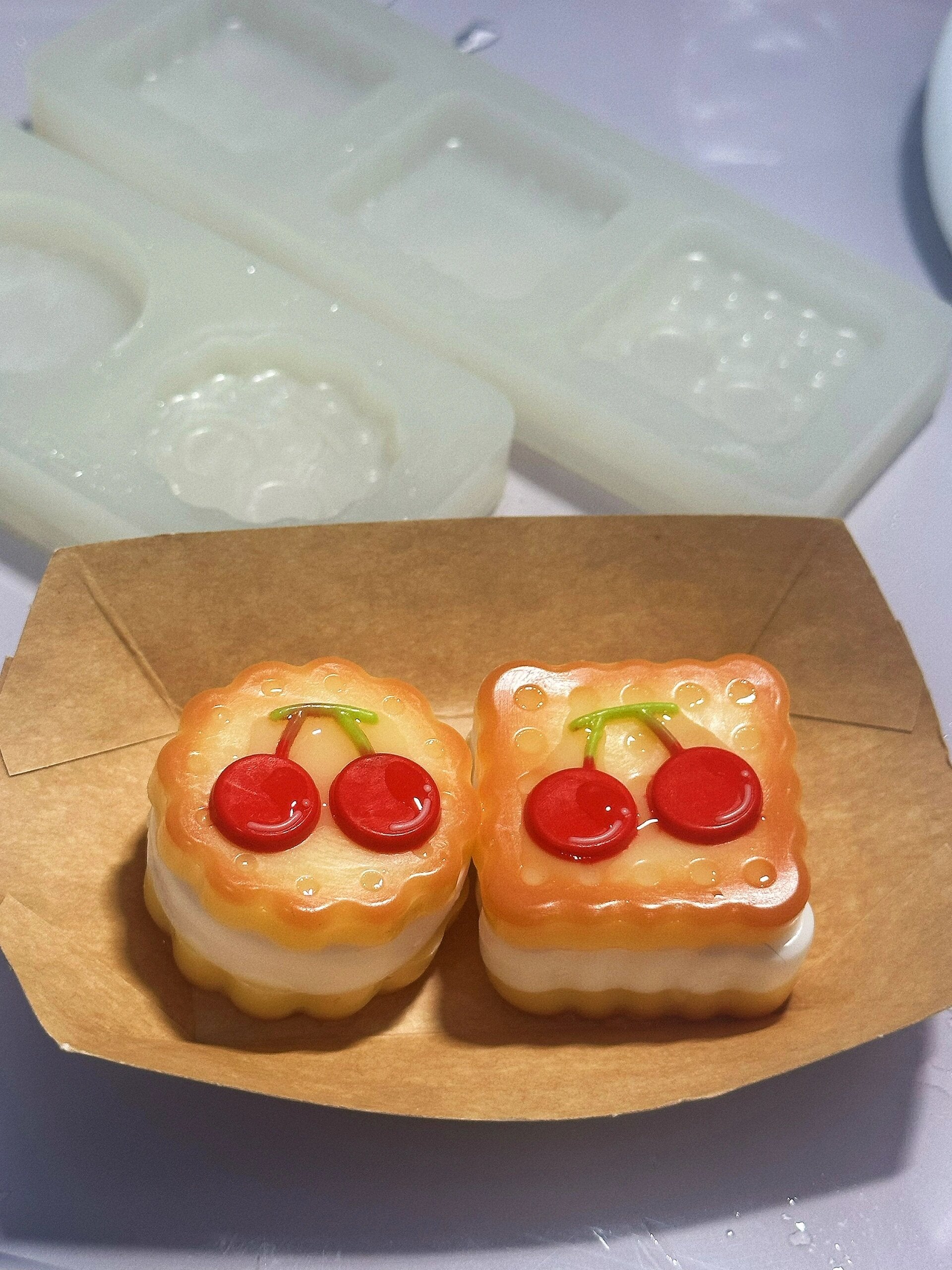 Cherry Cookies Squishy – FUFUSQUISHY